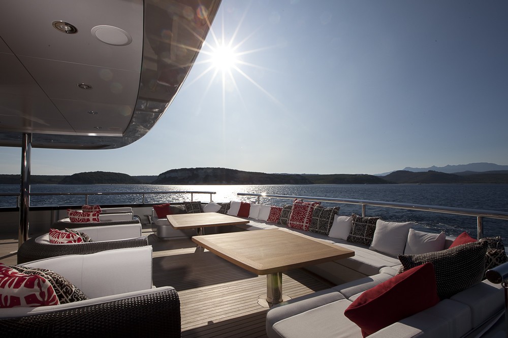 Yacht SLIPSTREAM, CMN | CHARTERWORLD Luxury Superyacht Charters